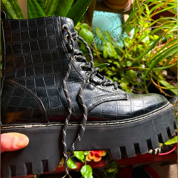BAMBOO | Shoes | Nwt Bamboo Platform Combat Boots | Poshmark